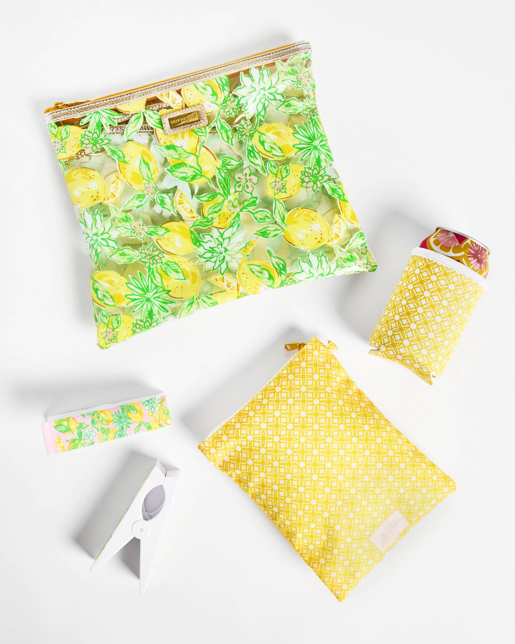Make Lemonade Beach Day Pouch | Lilly Pulitzer | The Paper Store