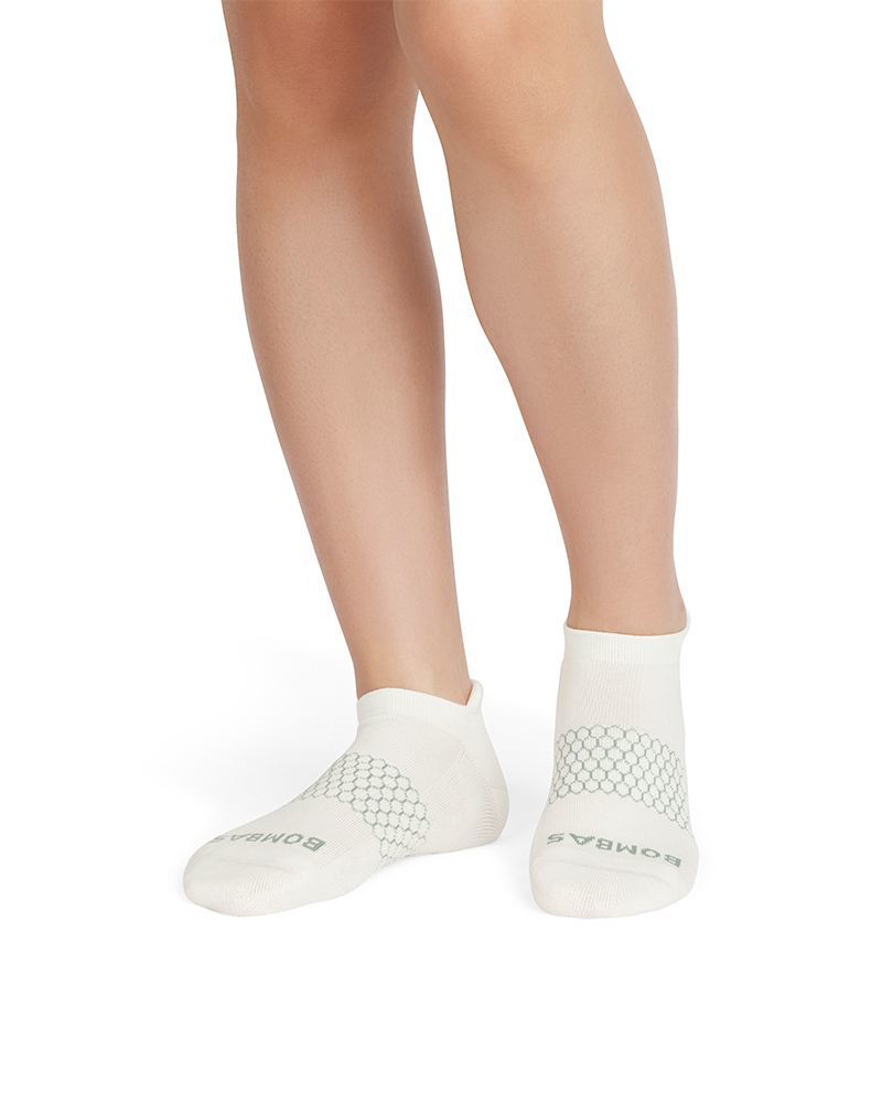 Solid Ankle Socks in Sage Stone | Bombas | The Paper Store